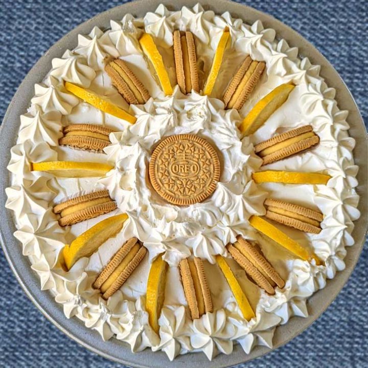 Lemon Oreos Cookies and Cream Pie - Cookie Madness